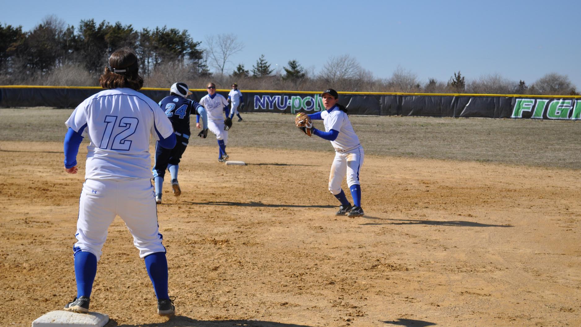 Softball Climbs Above .500 | NYU Tandon School of Engineering
