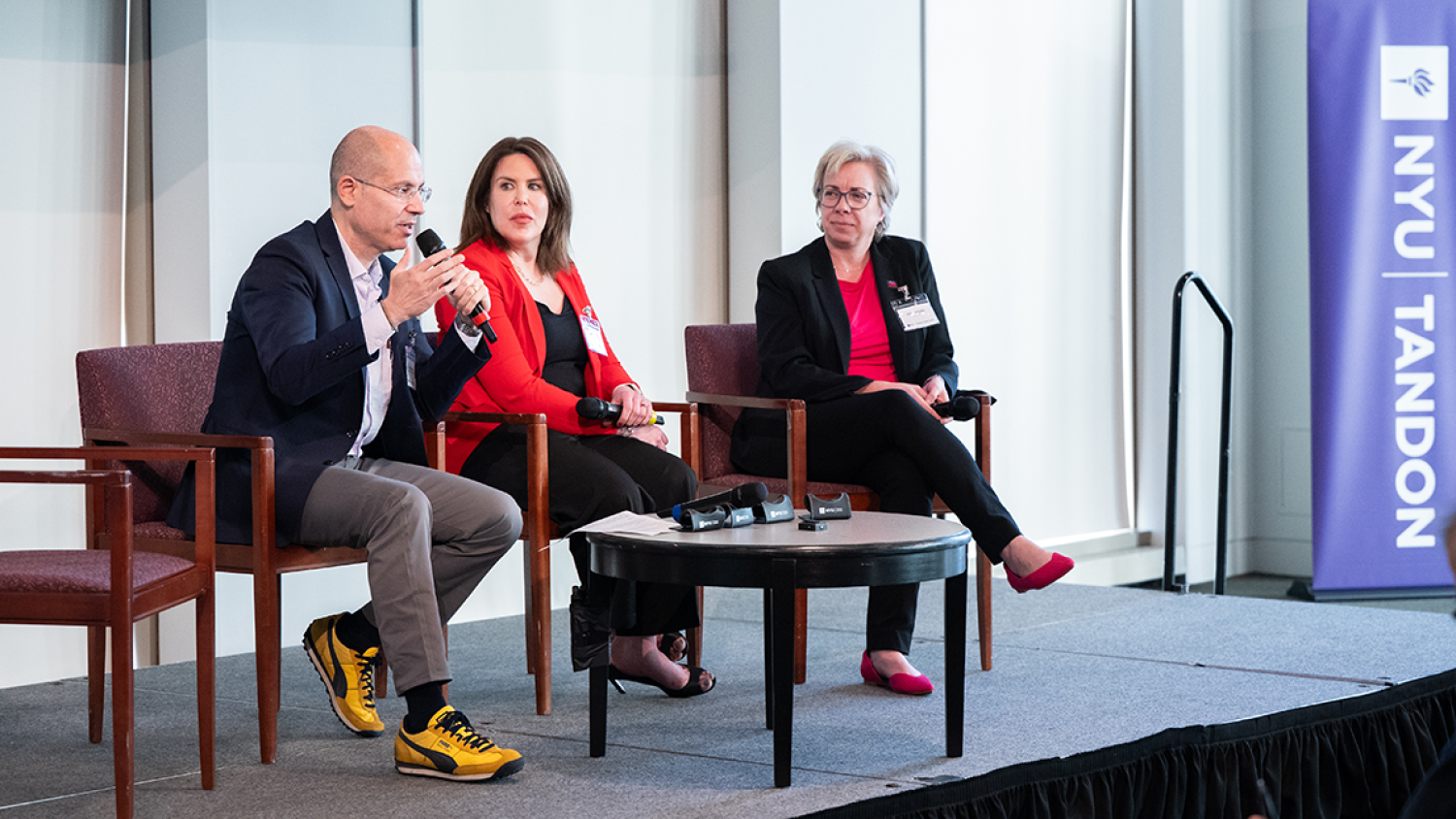 Chip Chat: Conversations with AI models can help create microprocessing ...